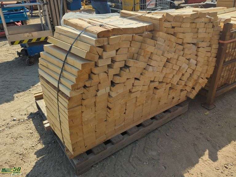 2x4 Cut Offs - 1 Pallet - Michener Allen Auctioneering Ltd