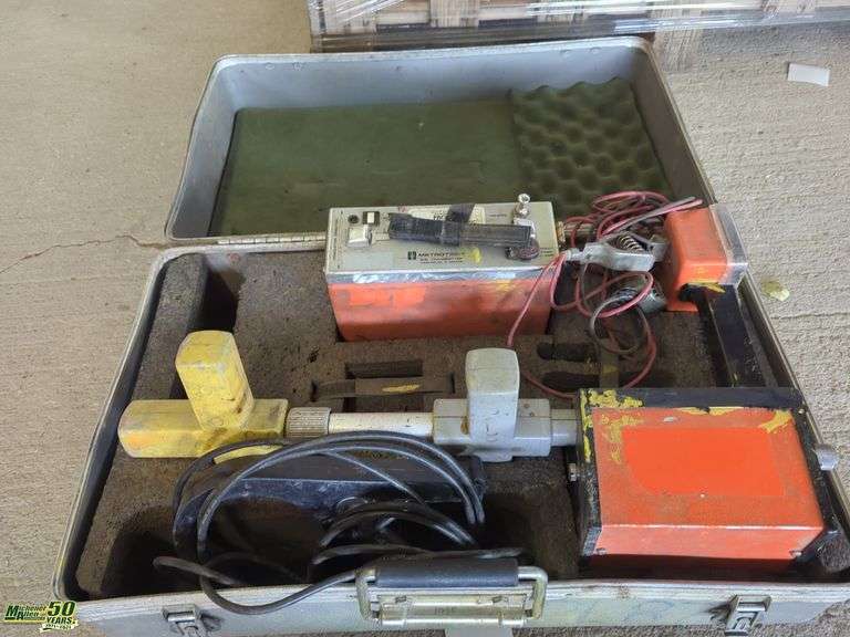 Metrotech 810 Line Locator - Qty 1 - Michener Allen Auctioneering Ltd