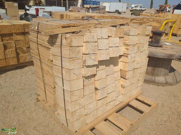 Assorted Lumber Pieces - 1 Pallet - Michener Allen Auctioneering Ltd