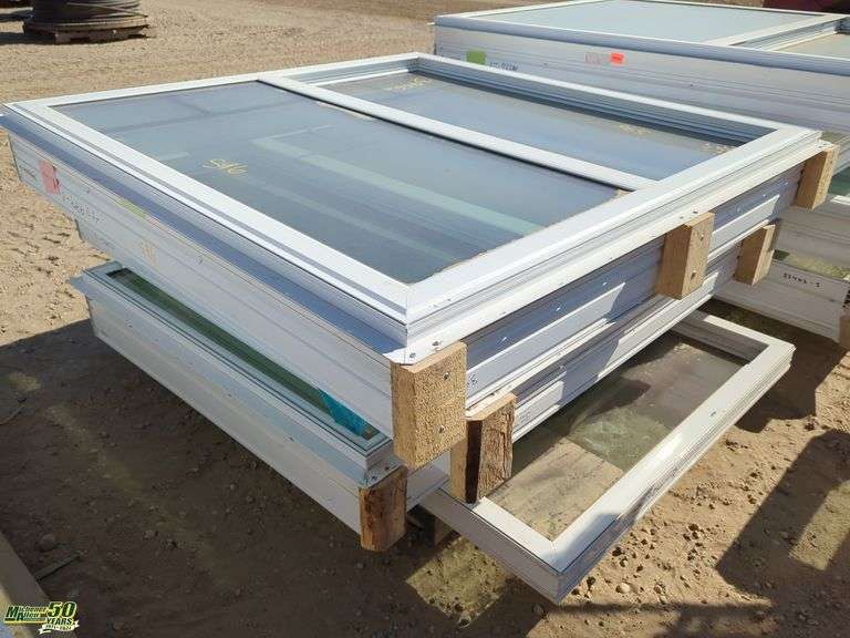 Assorted Windows - 1 Pallet - Michener Allen Auctioneering Ltd