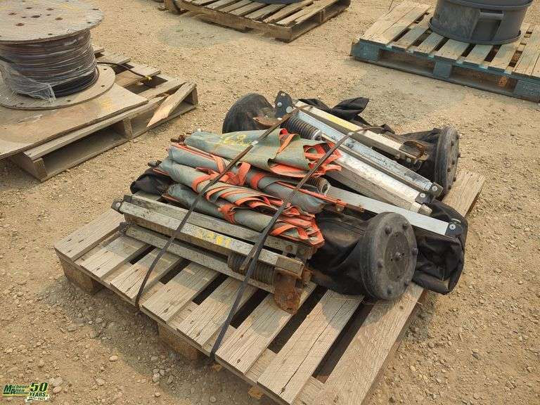 Road Side Construction Stands - 1 Pallet - Michener Allen Auctioneering Ltd