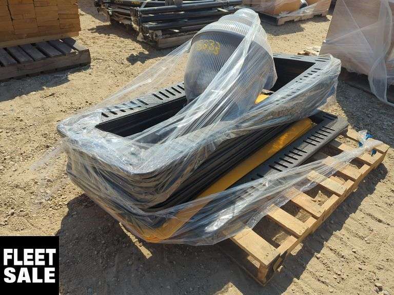 Decorative walkway luminaire/ backboard for traffic fixtures - Michener ...