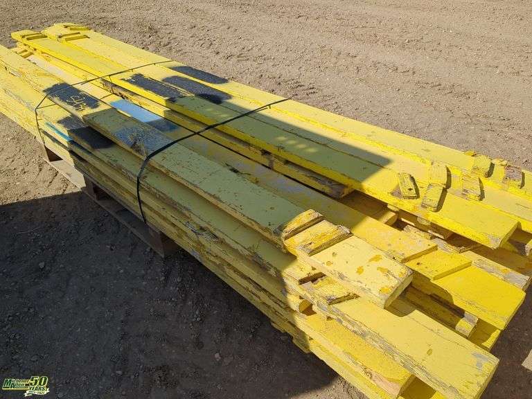 Barricade Beams - 1 Pallet - Michener Allen Auctioneering Ltd