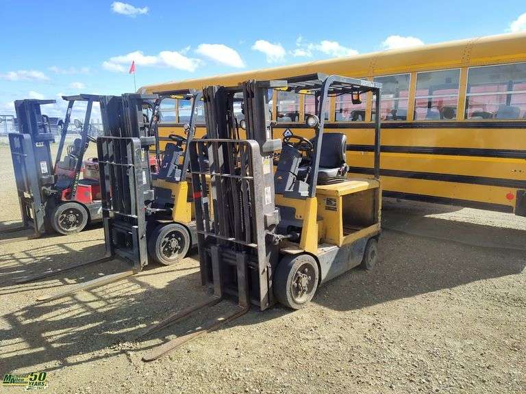 Non-Operable Caterpillar 2EC25E 4600 LBS Forklift - Michener Allen ...