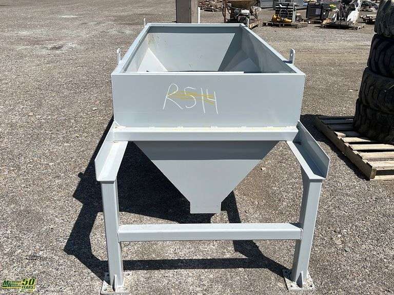 Double Hopper - Michener Allen Auctioneering Ltd