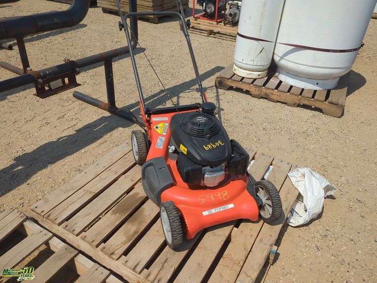 Lawn Mower - 1 Pallet Mower - Michener Allen Auctioneering Ltd