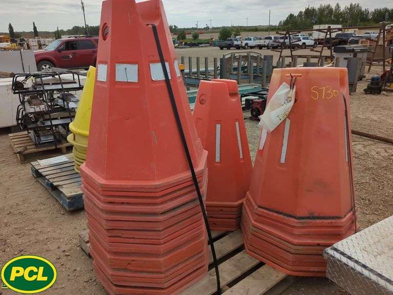 Pipe Stand Cones - 1 Pallet - Michener Allen Auctioneering Ltd