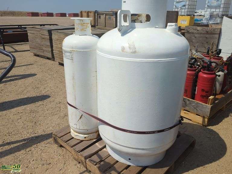 Propane Tanks - 1 Pallet - Michener Allen Auctioneering Ltd