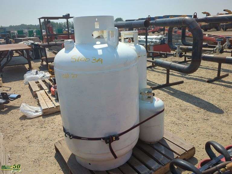 Propane Tanks - 1 Pallet - Michener Allen Auctioneering Ltd