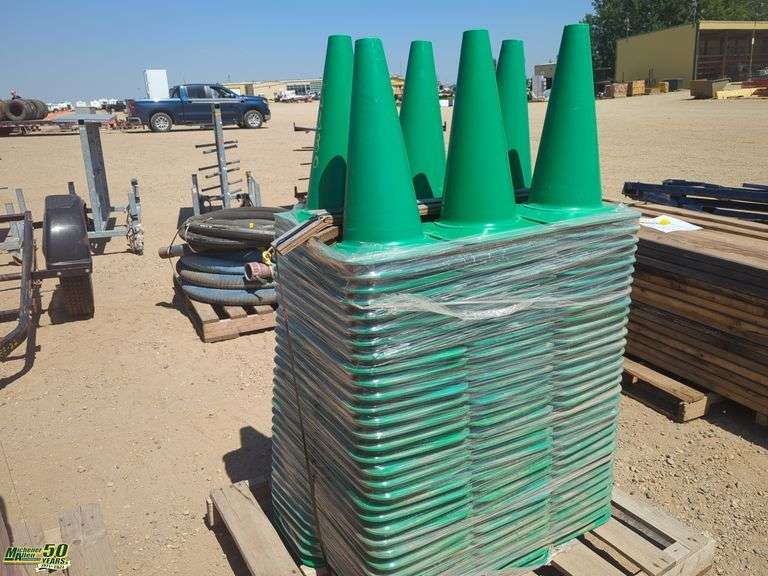 Safety Traffic Cones Pylon - 1 Pallet - Michener Allen Auctioneering Ltd