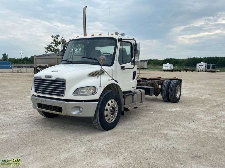 2010 Freightliner M2 106 S/A Cab & Chassis - Michener Allen ...