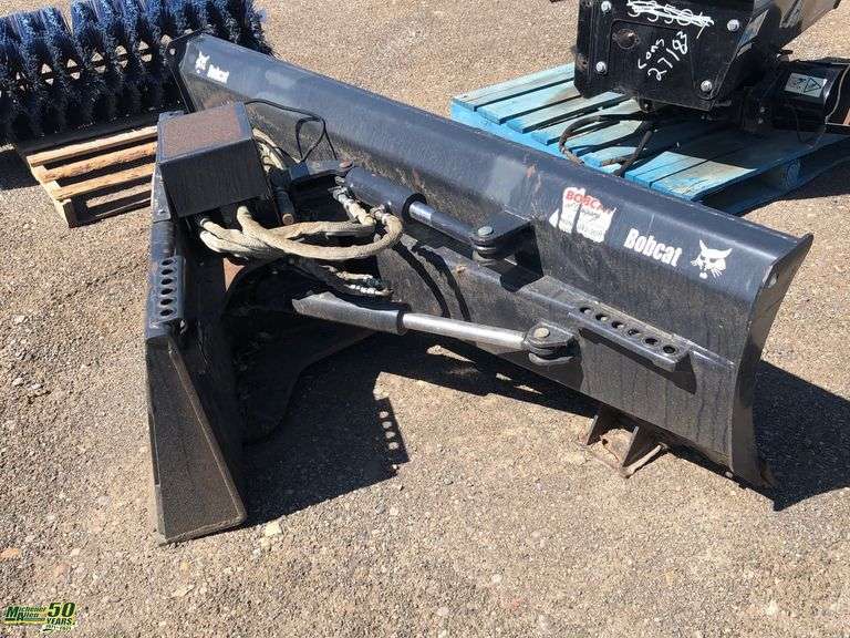 Bobcat Blade Bobcat 80” - Michener Allen Auctioneering Ltd