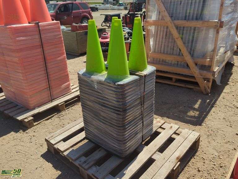 Safety Traffic Cones Pylon - 1 Pallet - Michener Allen Auctioneering Ltd