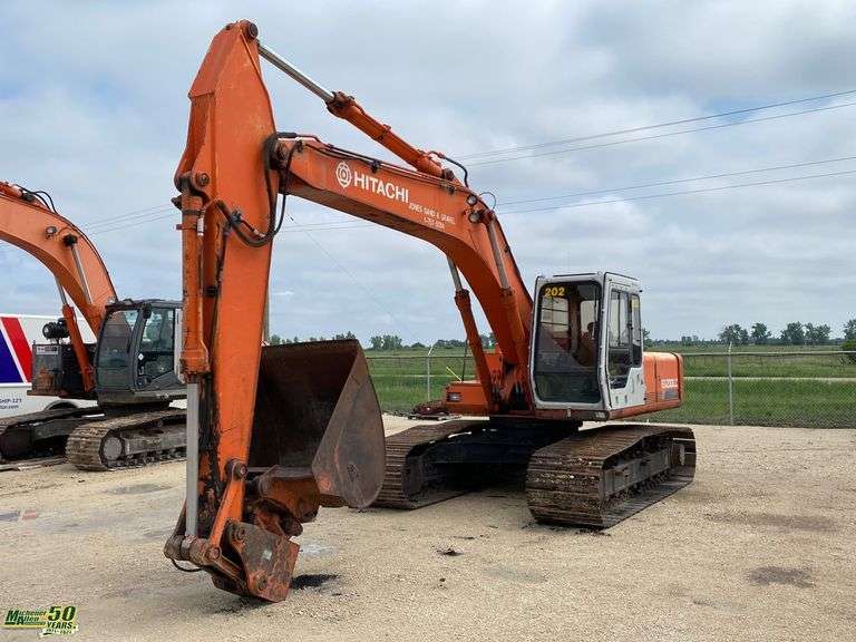 1990 Hitachi EX 200LC Excavator - Michener Allen Auctioneering Ltd