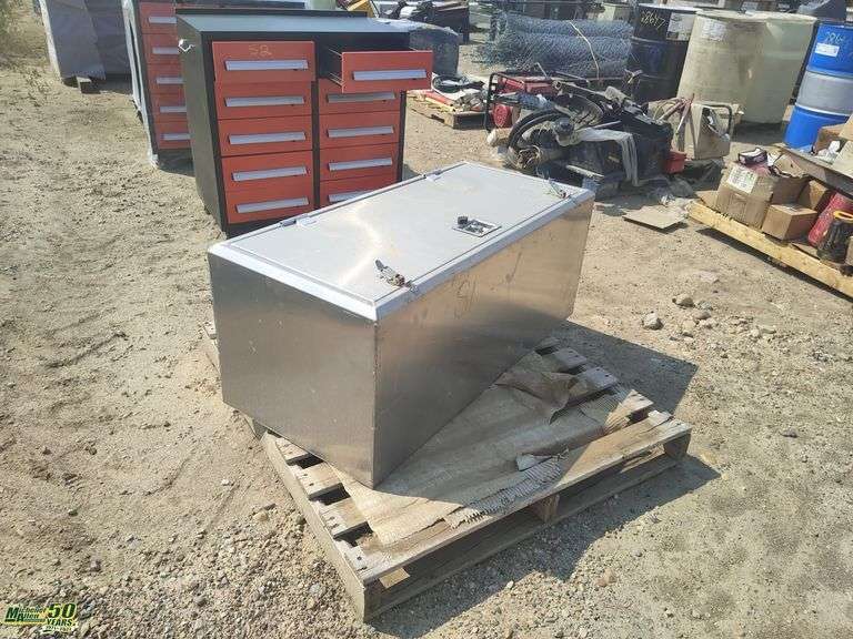 Truck/ Trailer Compartment - Michener Allen Auctioneering Ltd