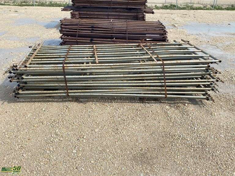 Portable Diamond Ranch Panel Fencing - Michener Allen Auctioneering Ltd
