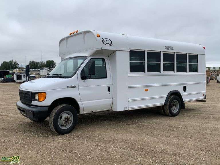 2007 Ford E-Series S/A 15 Passenger Bus - Michener Allen Auctioneering Ltd