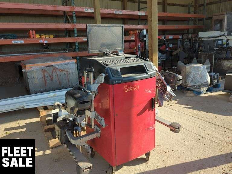 Hunter S811 Alignment Machine - Michener Allen Auctioneering Ltd