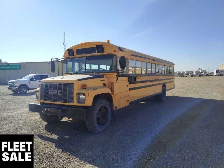 2001 GMC B-Series S/A 72 Passenger Bus - Michener Allen Auctioneering Ltd