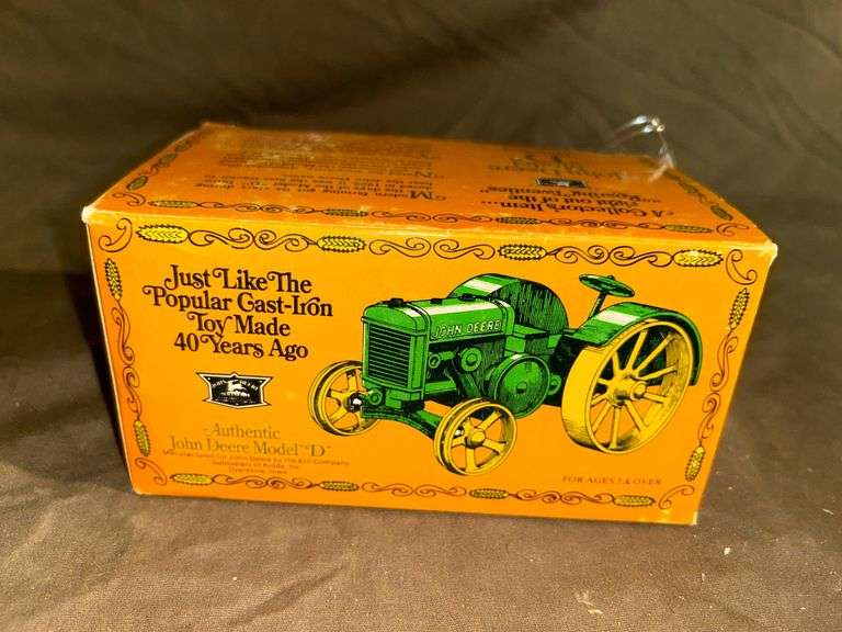 JOHN DEERE MODEL D 1923 TRACTOR IN ORIGINAL BOX - McLaughlin ...