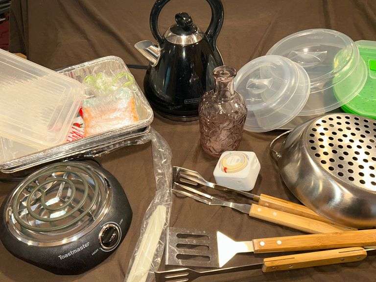 Assorted Kitchen Items - McLaughlin Auctioneers, LLC- mc-bid.com