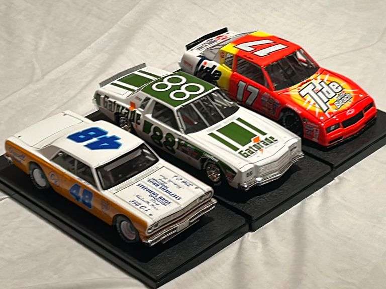 (3) 1:24 Scale ACTION Stock Cars: #17 Darrell Waltrip Tide/Chevy 400 ...