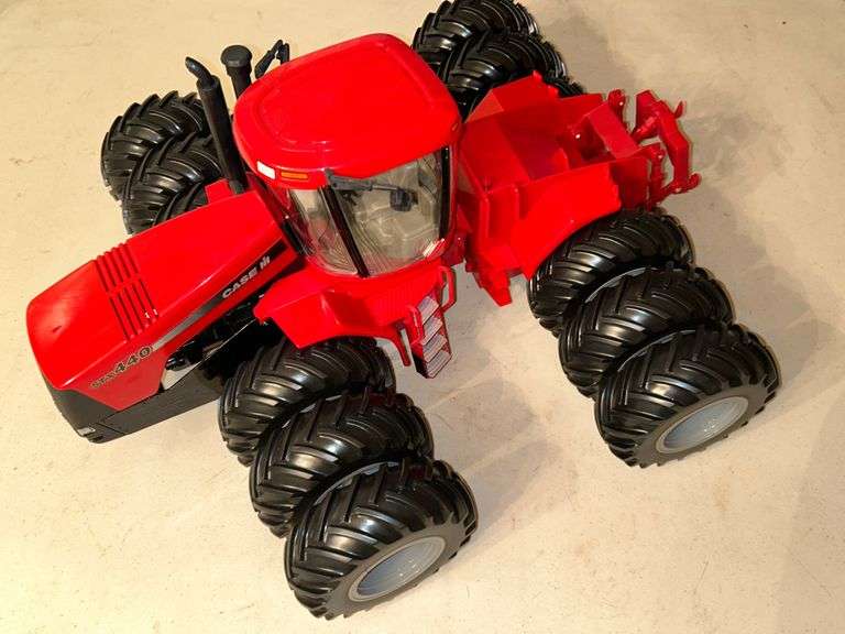 1:16 Ertl Case International Steiger STX 440 Tractor, Triples Front and ...