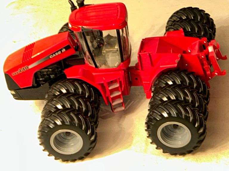 1:16 Ertl Case International Steiger STX 440 Tractor, Triples Front and ...