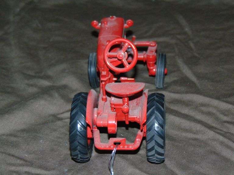 1/16 MCCORMICK FARMALL CUB TRACTOR - McLaughlin Auctioneers, LLC- mc-bid.com