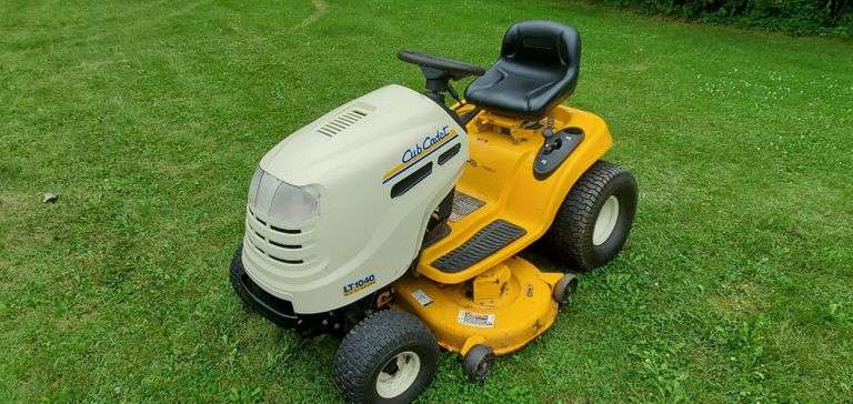 Cub Cadet LT1040 Riding Lawn mower - McLaughlin Auctioneers, LLC- mc ...