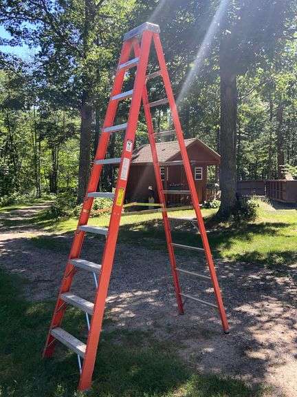 10' FIBERGLASS KELLER LADDER - McLaughlin Auctioneers, LLC- mc-bid.com