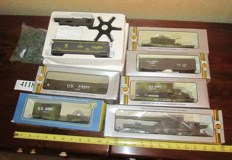 HO gauge US Army rolling stock in boxes - Mark Van Hook, Auctioneer