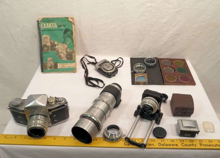Exakta VX w/ Tessar 50mm 3.5, Telemegor 250mm 5.5, bellows & other ...