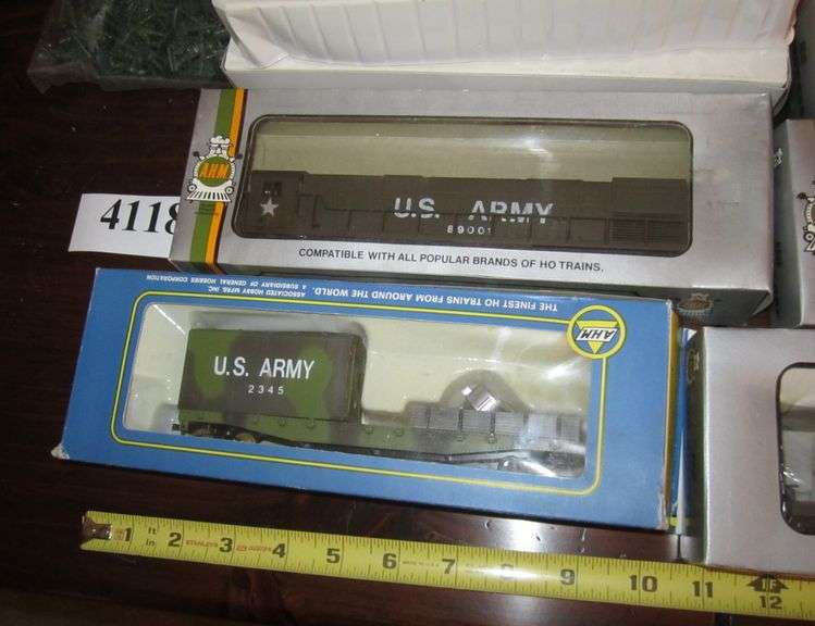 HO gauge US Army rolling stock in boxes - Mark Van Hook, Auctioneer