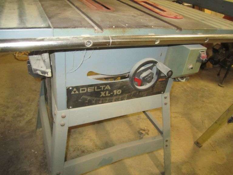 Delta XL-10 table saw - Mark Van Hook, Auctioneer