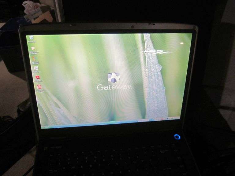 Gateway Windows XP laptop, working - Mark Van Hook, Auctioneer