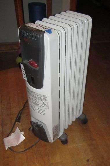 DeLonghi oil-filled space heater - Mark Van Hook, Auctioneer