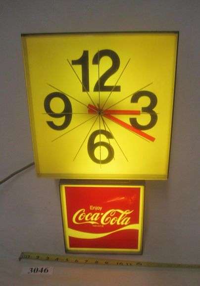 Lighted Coca-Cola wall clock, working - Mark Van Hook, Auctioneer