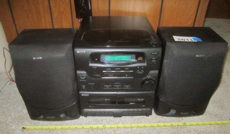 Sony compact stereo, working well - Mark Van Hook, Auctioneer