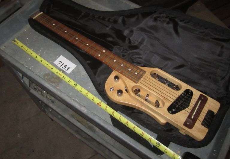Traveler ultra-light compact electric guitar in case - Mark Van Hook ...