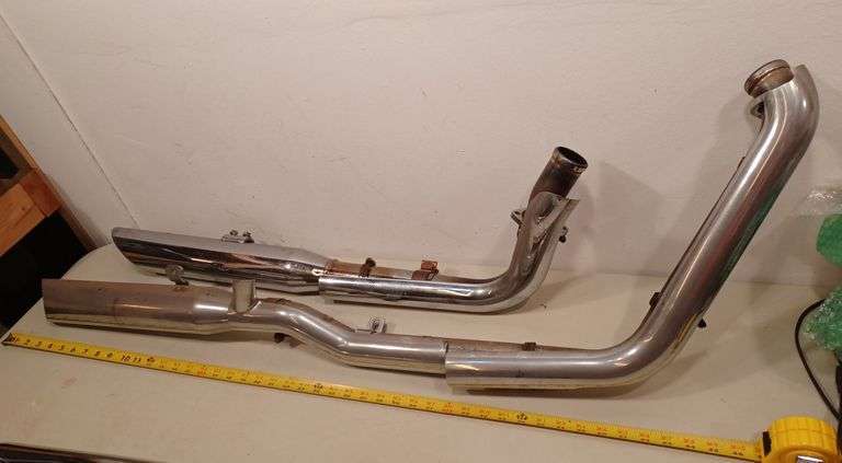 Harley-Davidson and Screaming Eagle II exhaust pipes and mufflers ...