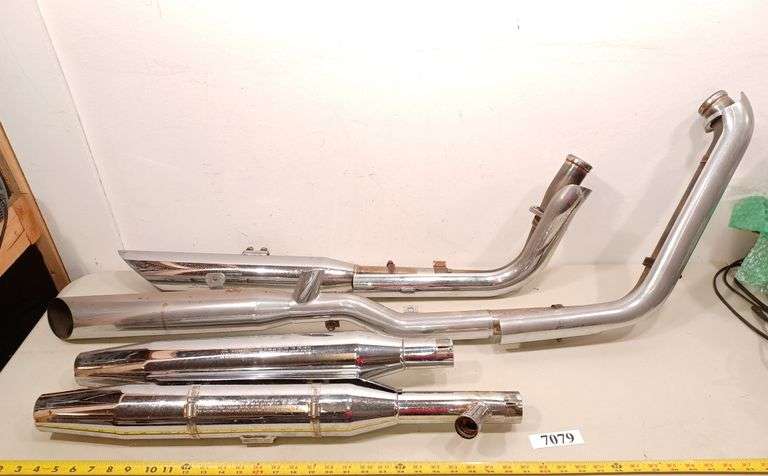 Harley-Davidson and Screaming Eagle II exhaust pipes and mufflers ...