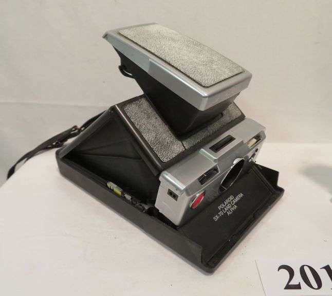 Polaroid SX-70 Alpha & Sonar OneStep cameras - Mark Van Hook, Auctioneer