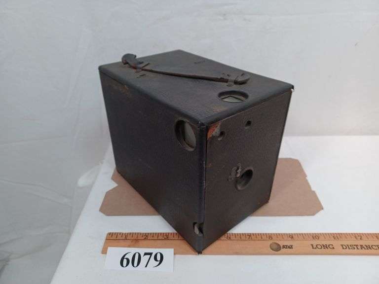 Rochester Cyclone Senior 4x5 box camera - Mark Van Hook, Auctioneer