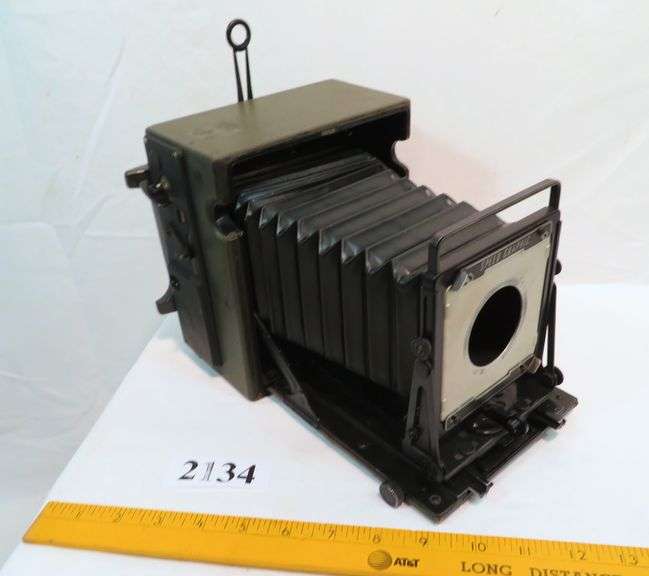 US Army Signal Corps Graflex KE-12(1) Combat Graphic press camera - Mark Van Hook, Auctioneer