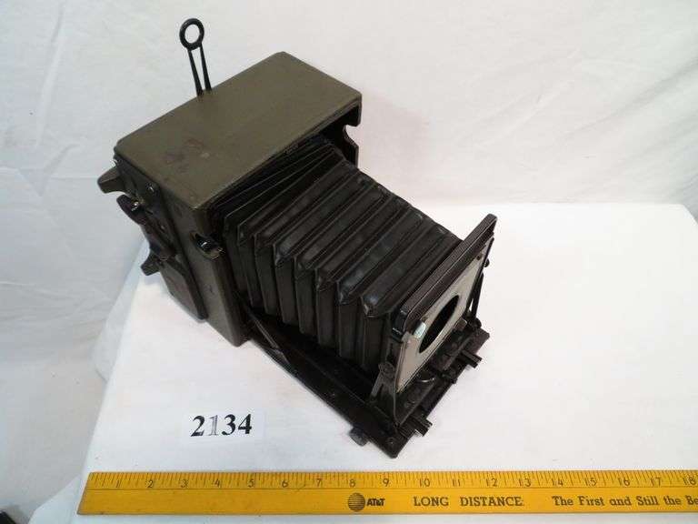 US Army Signal Corps Graflex KE-12(1) Combat Graphic press camera - Mark Van Hook, Auctioneer