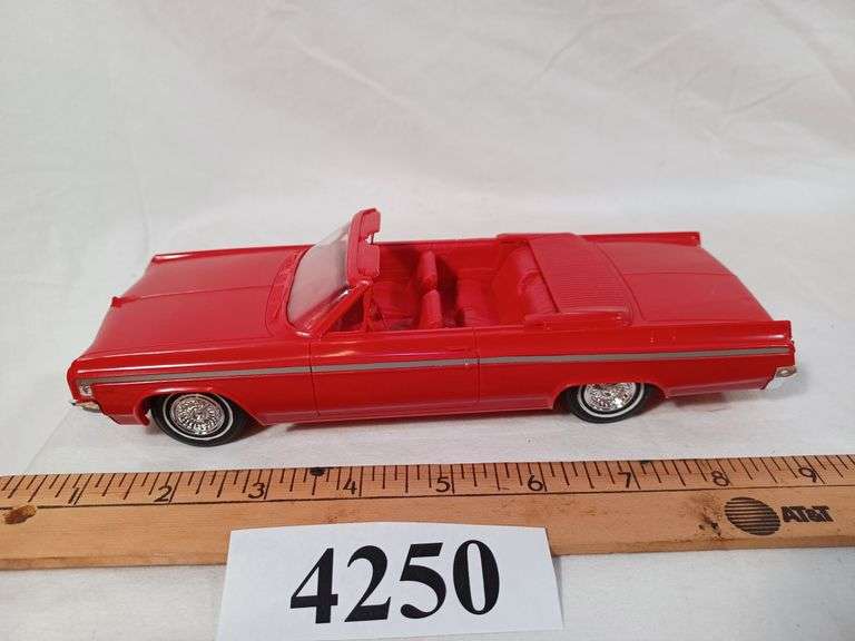 1963 Oldsmobile convertible Starfire red - Mark Van Hook, Auctioneer