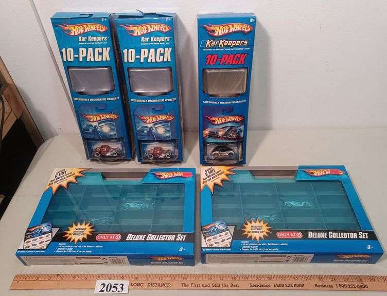 Hot Wheels (3) Kar Keepers 10 packs and (2) collector set storage cases ...