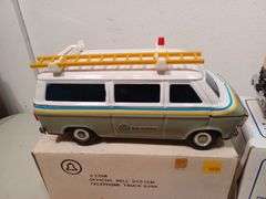 Bell Telephone van, Sears delivery van, Montgomery Wards truck, John ...