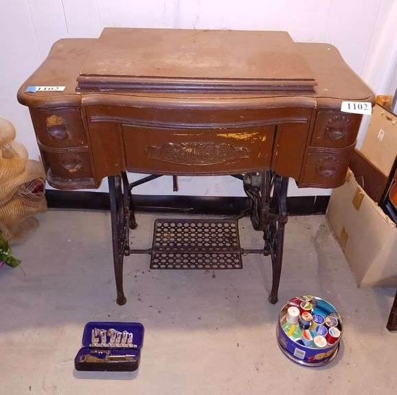 Antique White brand treadle sewing machine in painted cabinet - Mark ...